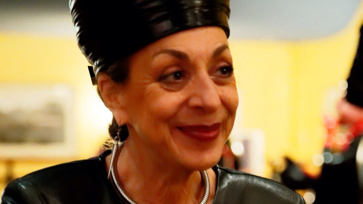 Laura (66) heeft een fetisj voor leren kleding: 'Ik draag het altijd ...