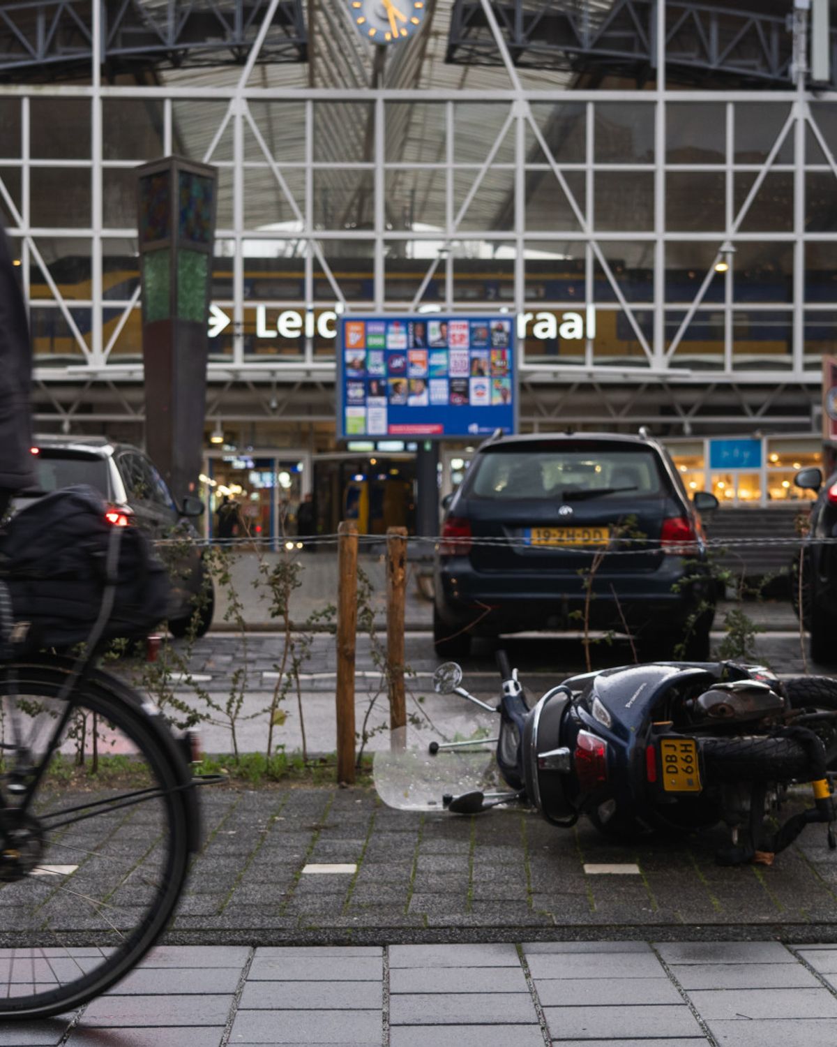 Windstoten van 110 kilometer per uur, KNMI waarschuwt voor storm - Omroep West