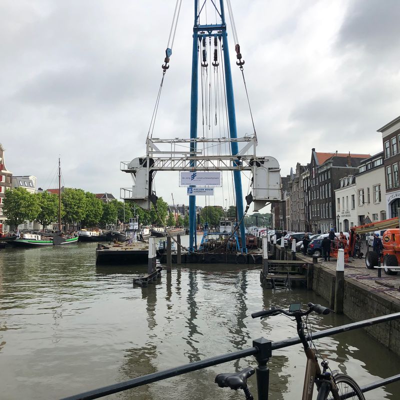 Dok van Straatman tijdelijk verdwenen - Rijnmond