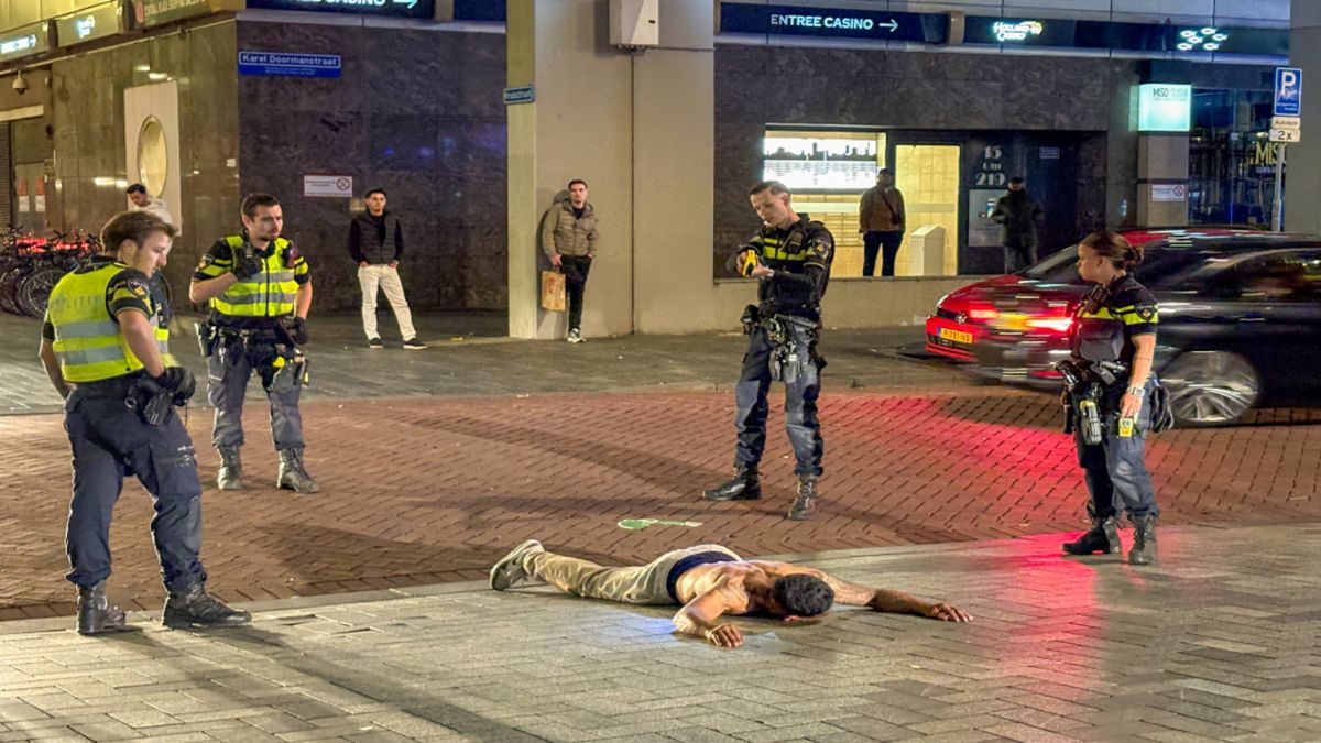 Man aangehouden onder dreiging van taser | Twee mensen gered bij ...