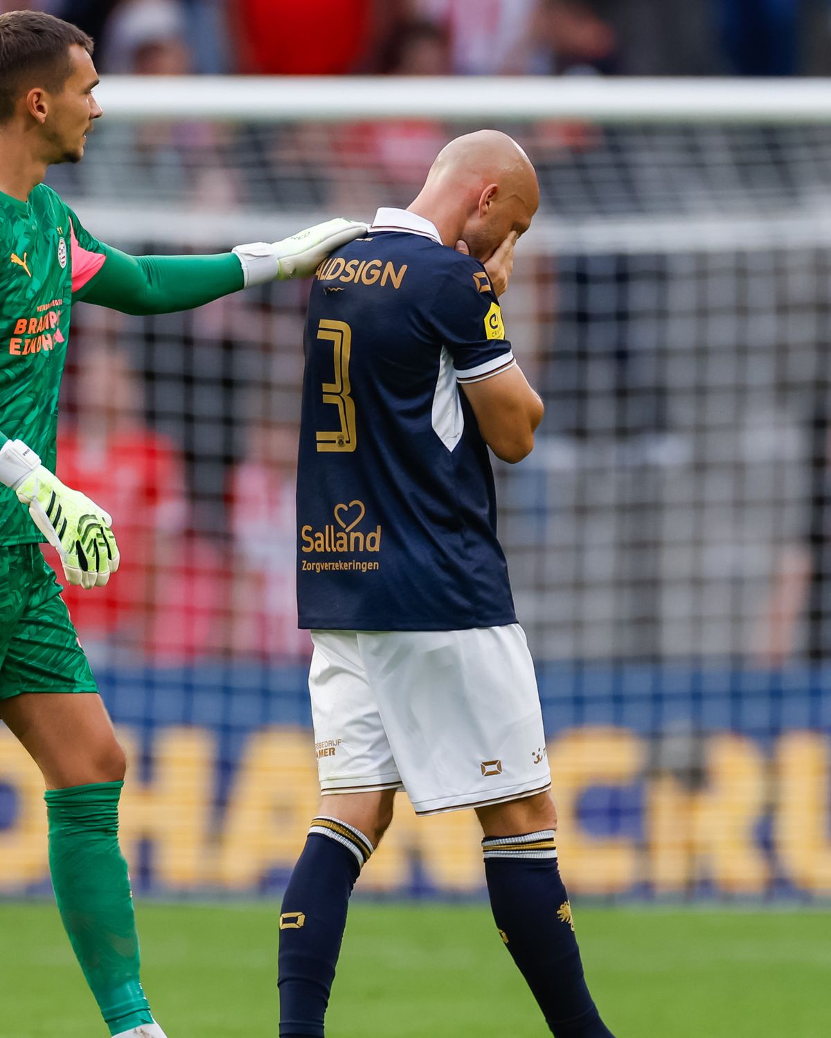 Lees terug | Go Ahead Eagles moet Johan Cruijff Schaal na late tegengoals aan PSV laten - Oost