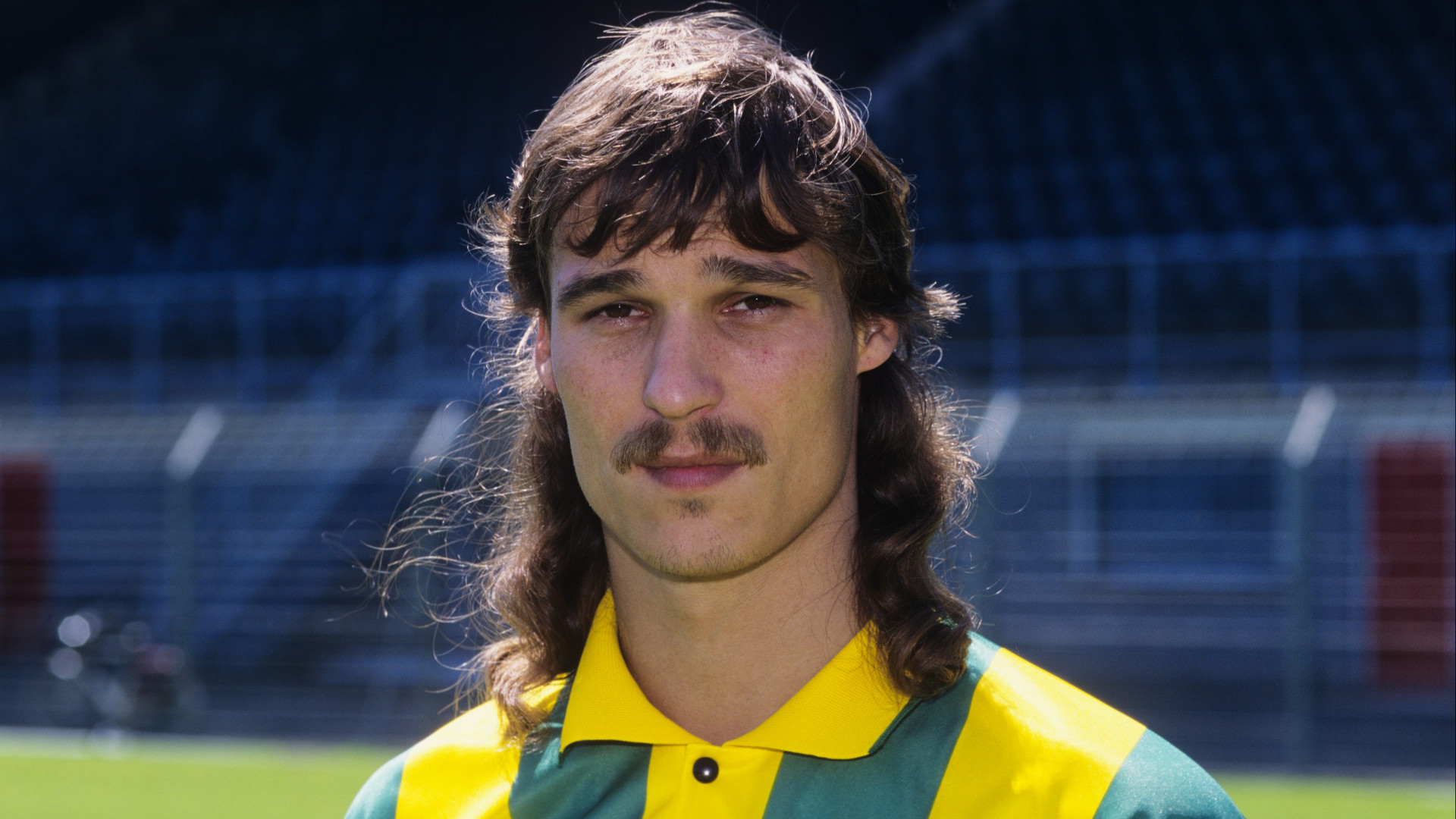 ADO-cultheld emotioneel na winst tv-programma: 'Miste mijn jongste ...