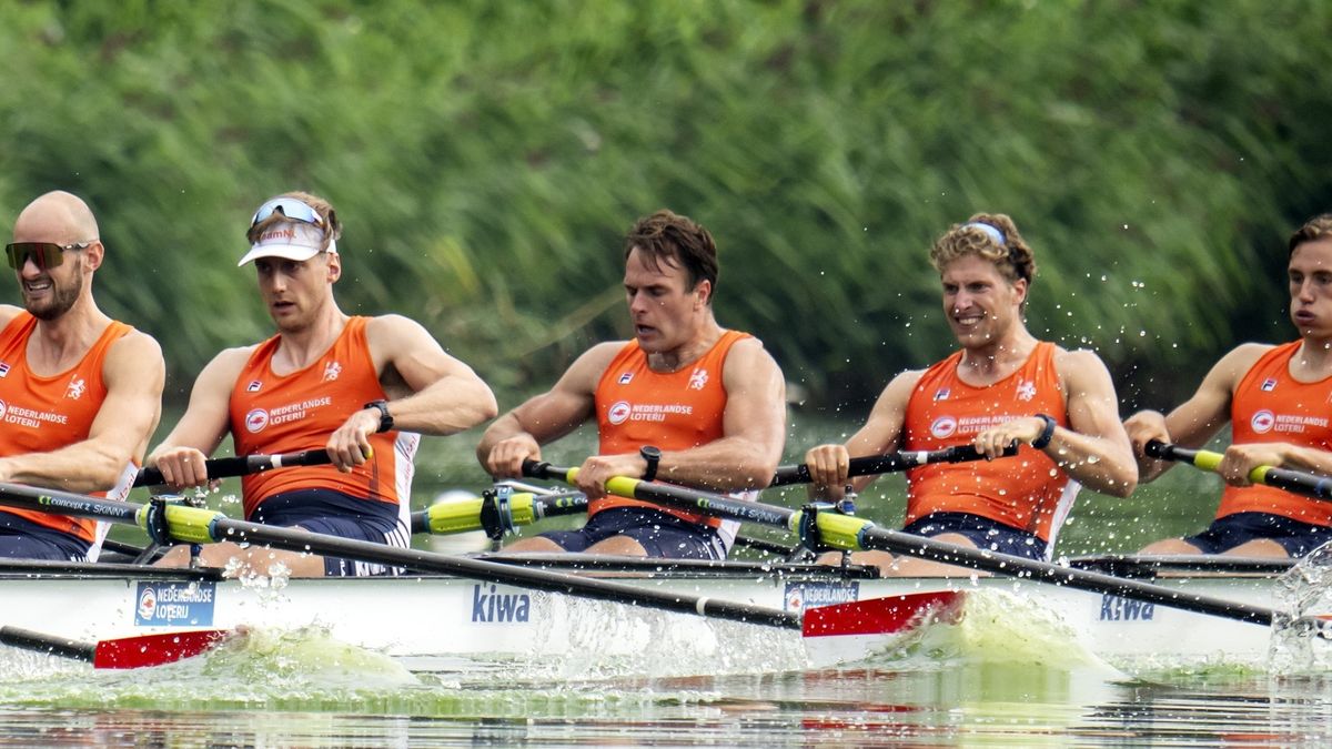 Roeier Jan van der Bij met Holland Acht in tweede tijd naar WK-finale ...