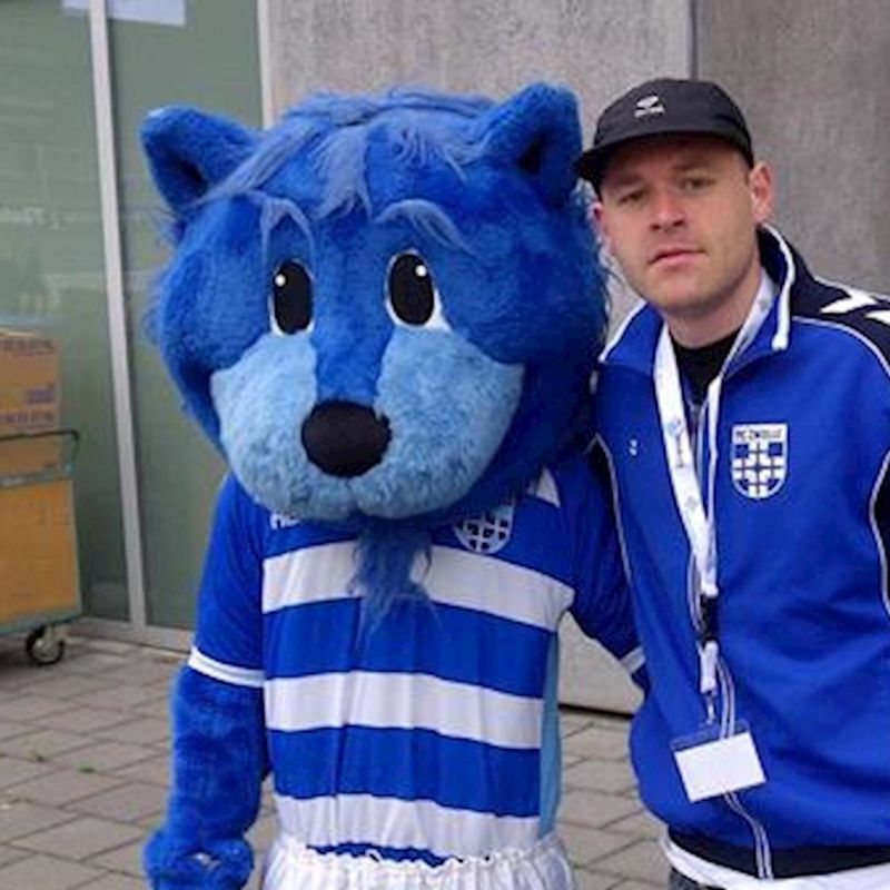 Rapper Sticks met rap over bekerfinale PEC Zwolle; volkszanger Henri ...