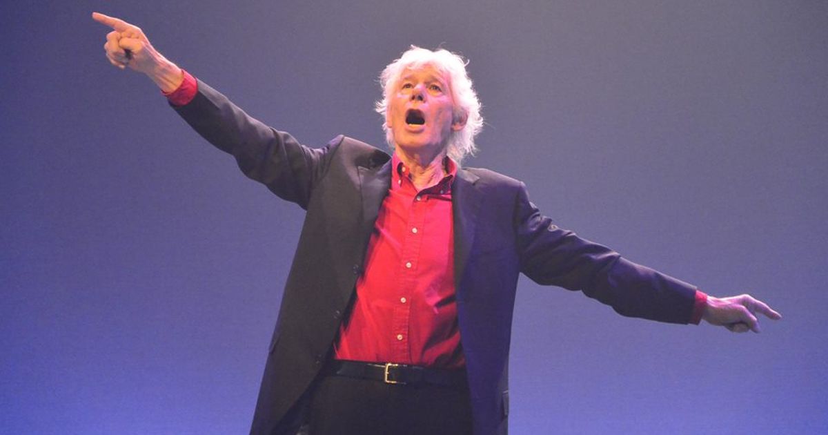 Cabaretier Paul van Vliet (87) overleden: 'Weer is een Haags icoon heengegaan' - Den Haag FM