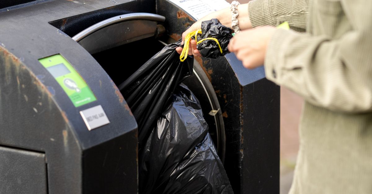 Vanaf nu mag er meer bij plastic-afval in container - Omroep West
