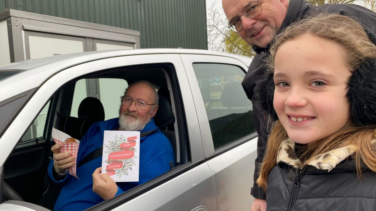 Mantelzorgers in de rij voor kerstpakketten: 'Een klein gebaar dat een groot verschil maakt ...