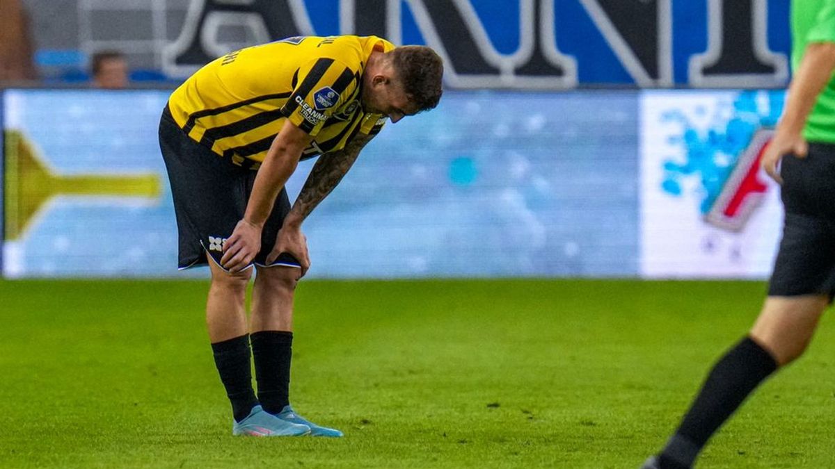 Bezorgde Supporters Halen Verhaal Op Trainingscomplex Vitesse Omroep Gelderland
