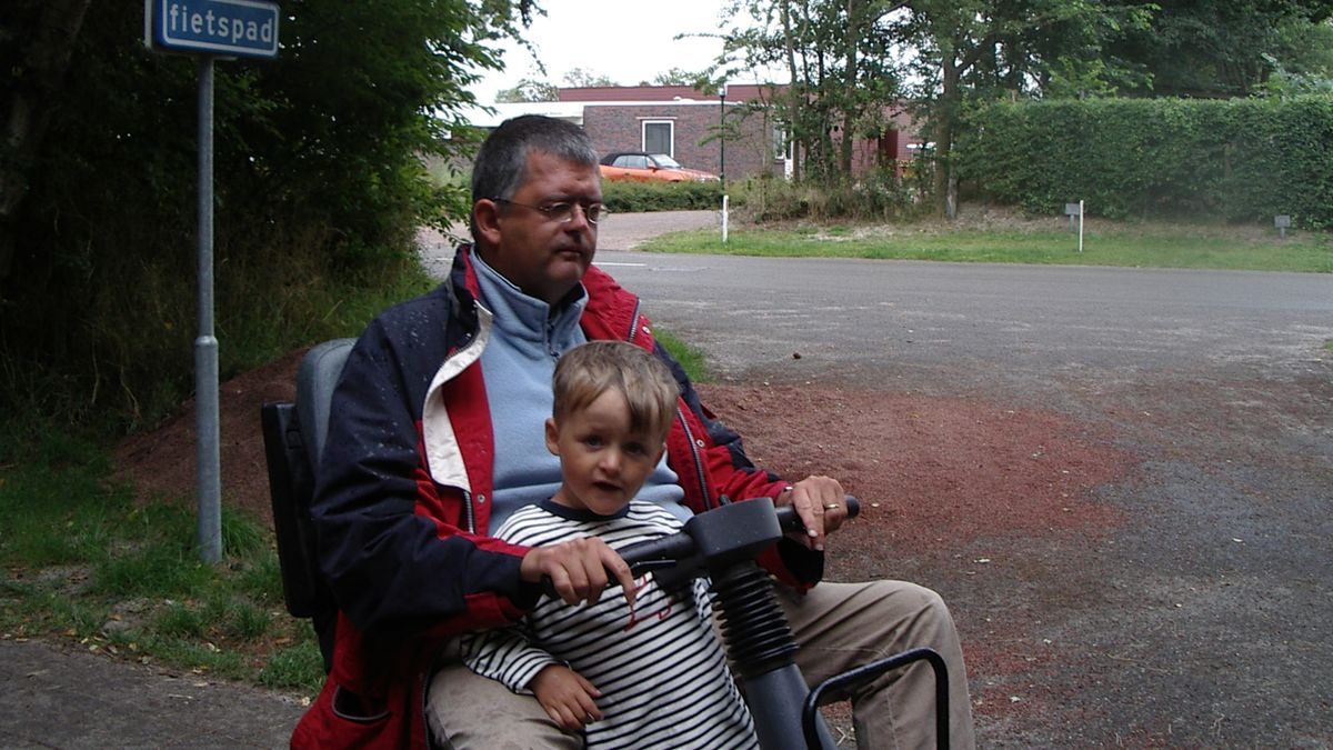 Vaderdag zonder vader: Thijs (23) onderzoekt zijn rouw in persoonlijke ...