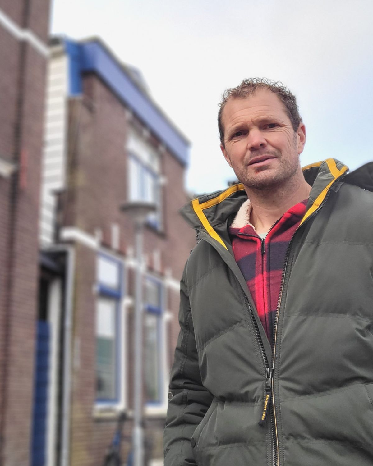 Rob heeft geen geld om slechte fundering te repareren, gemeente dreigt ...
