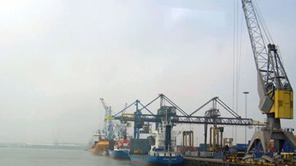 Licht economisch herstel Rotterdam - Rijnmond