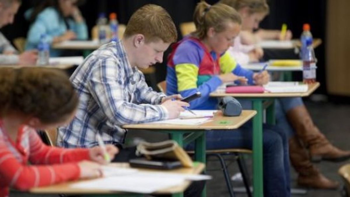 De allerlaatste loodjes voor Gelderse examenleerlingen - Omroep Gelderland