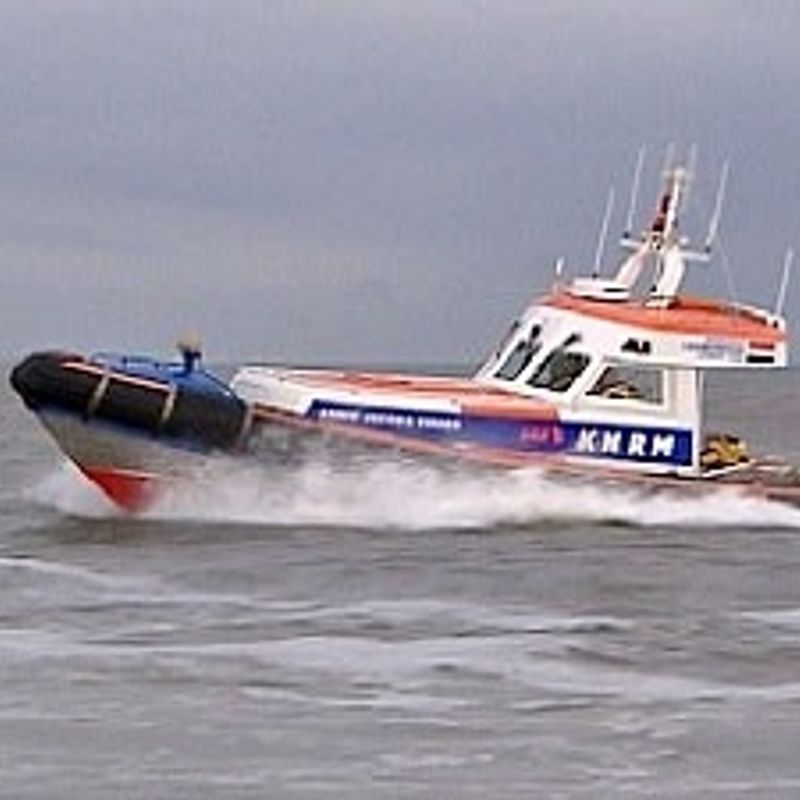 Reddingsboot valt uit tijdens redding - RTV Noord