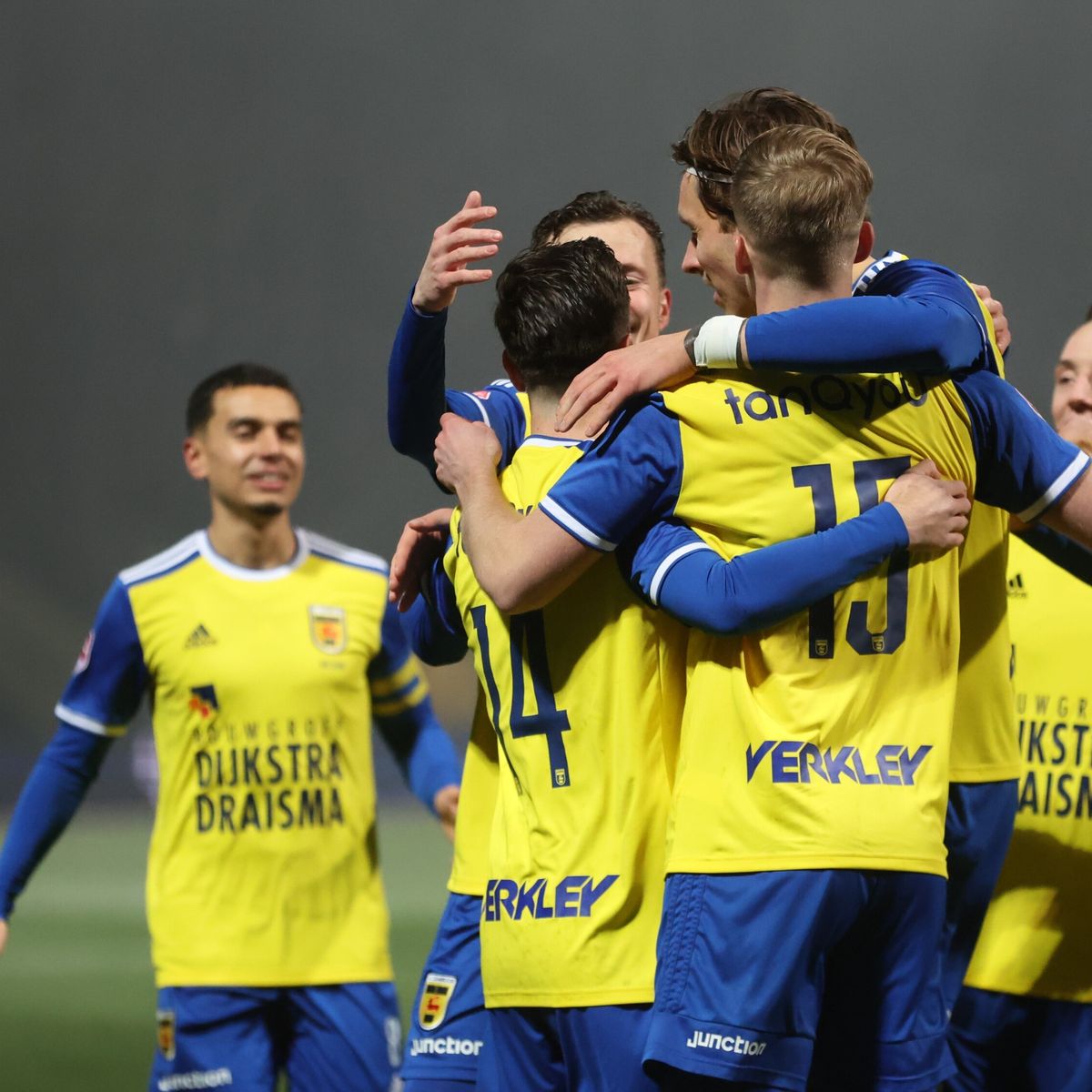 Cambuur begint 2024 met overtuigende overwinning tegen MVV - Omrop Fryslân