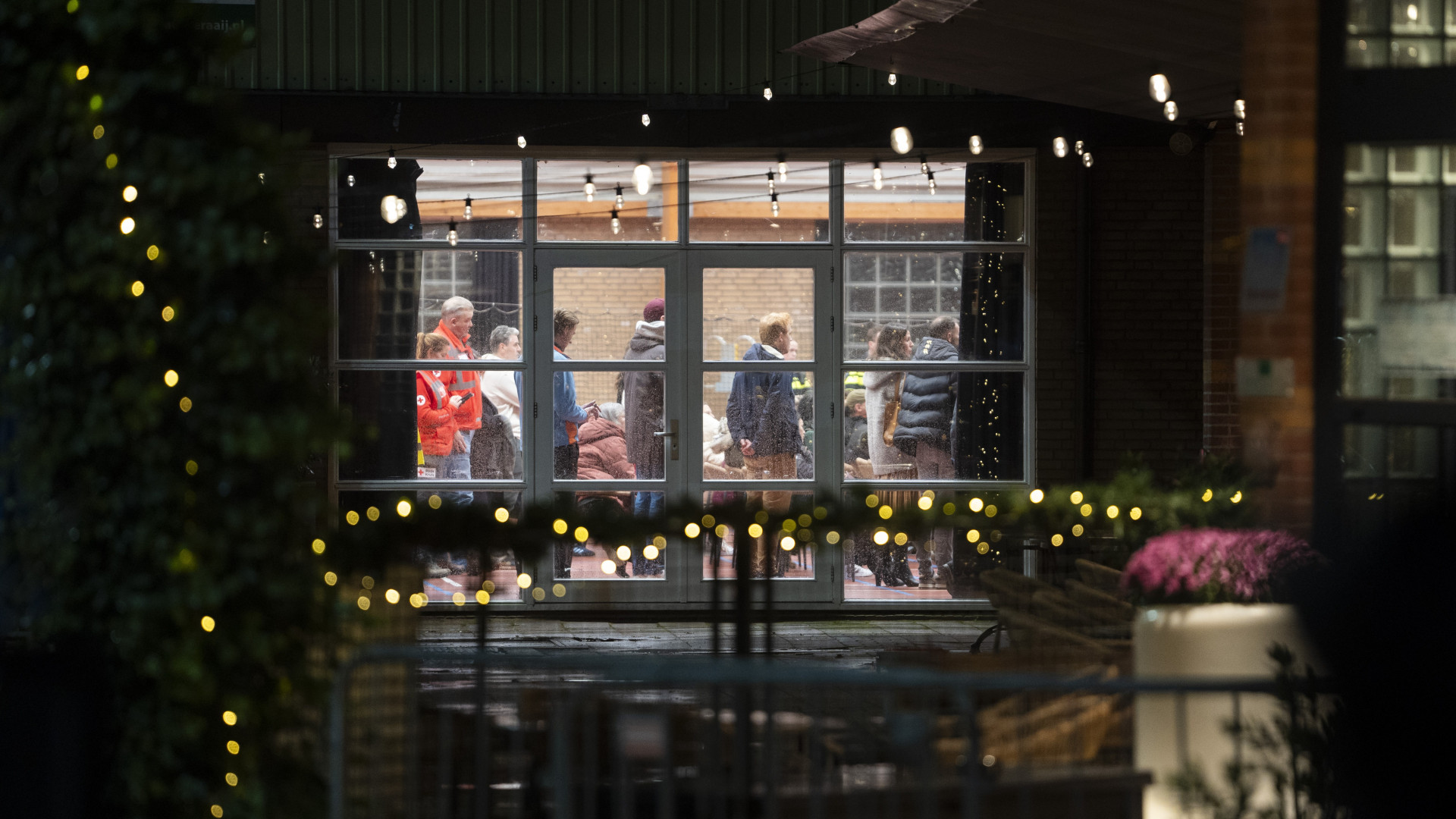 Liveblog explosie flat Den Haag | Twee zwaargewonden zijn er ernstig ...