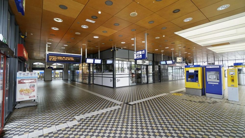 Zoë heeft tentamen, maar kan zonder OV niet naar de uni - Omroep Gelderland