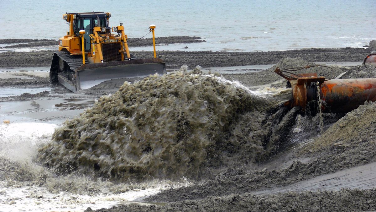 Miljoenen kilo's extra zand op strand Walcheren - Omroep Zeeland