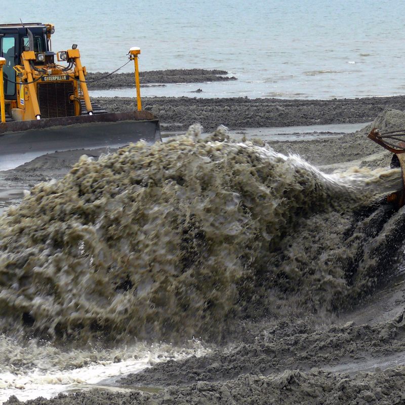 Miljoenen kilo's extra zand op strand Walcheren - Omroep Zeeland