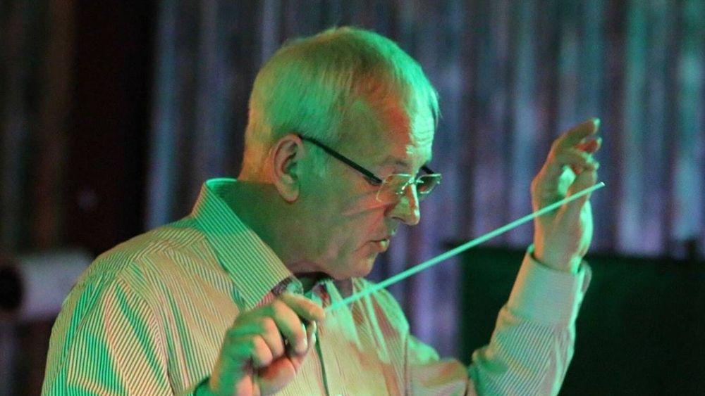 Dirigent Gerrit-Jan draagt na dertien jaar stokje over: 'Mijn ...