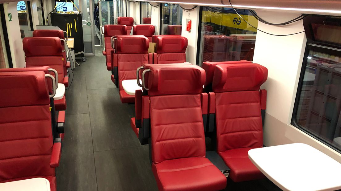 Nieuwe NS-trein 'De Wesp' wordt grondig getest in Onnen - RTV Noord