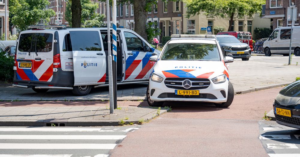 Fietser gereanimeerd na botsing tegen paal - Rijnmond