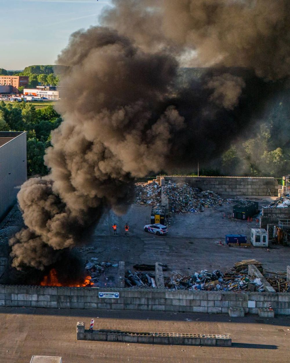 Opnieuw brand bij afvalverwerker: rook tot in wijde omgeving te zien ...