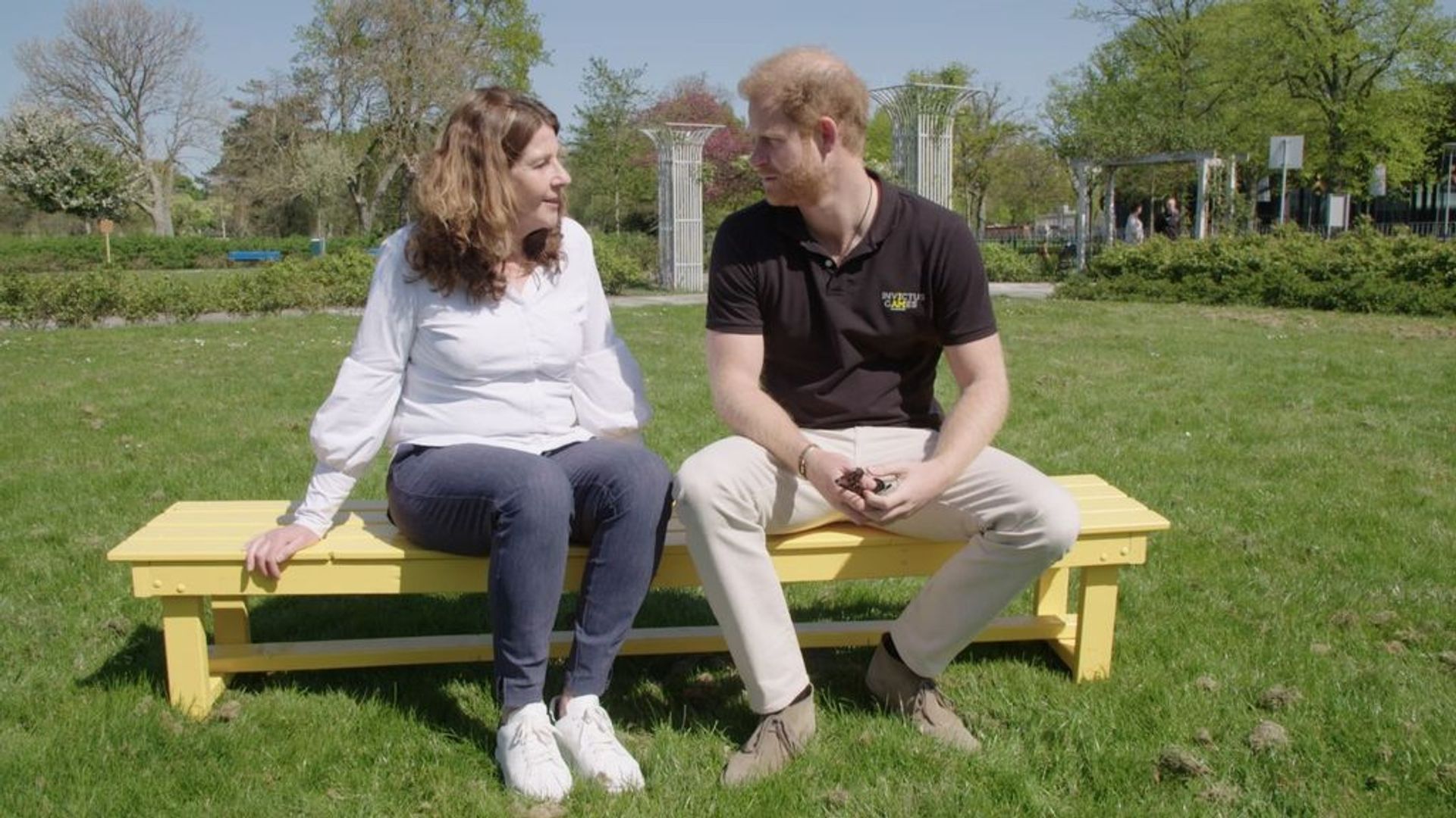 Dit is het verhaal achter het 'lelijke' gele bankje in Doesburg ...