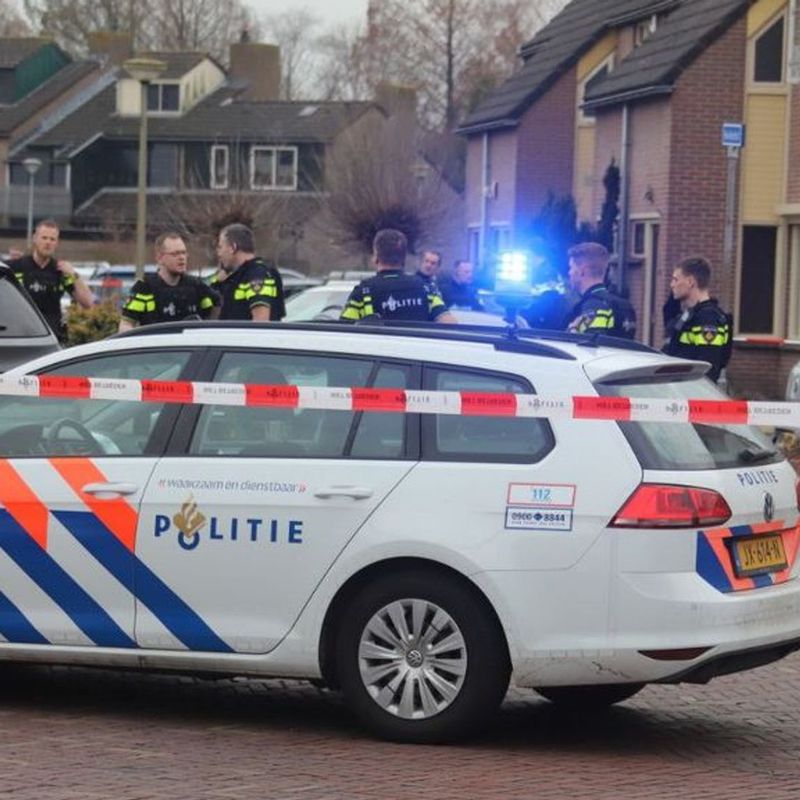Dode gevonden in woning Nijkerk, politie doet onderzoek - Omroep Gelderland