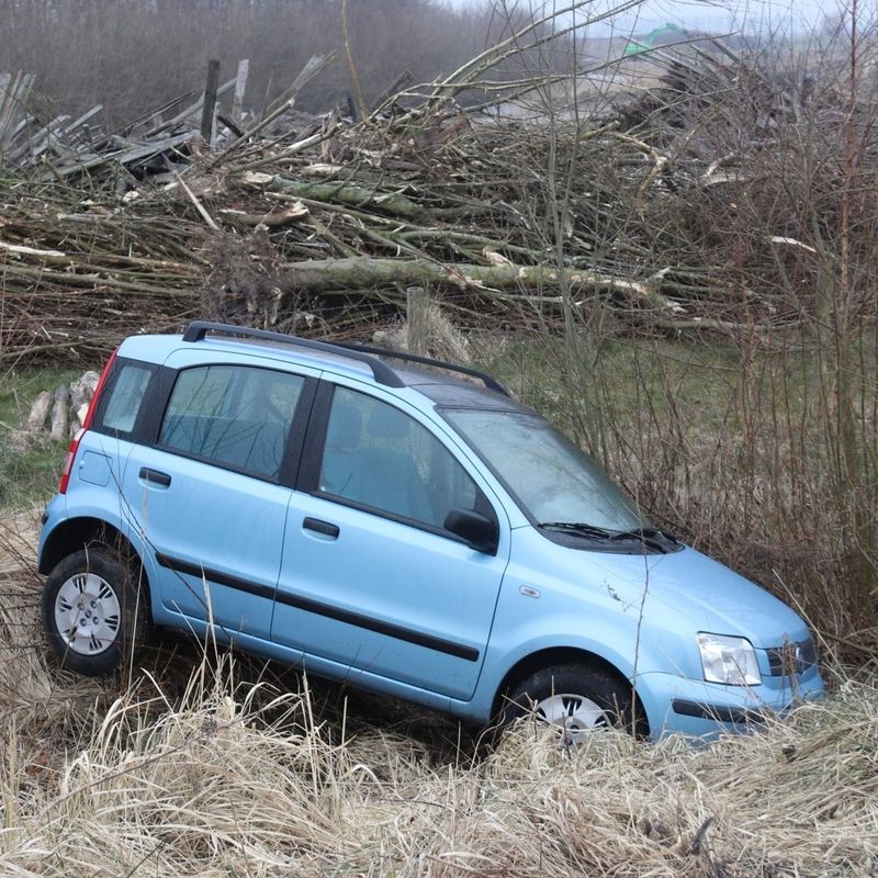 Veel ongelukken door gladheid - Omroep Zeeland