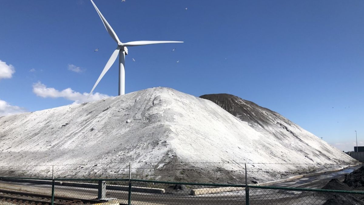 Wat te doen met berg vervuilde grond in Nieuwdorp? Dwangsom dreigt ...