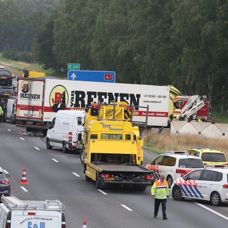 Vrachtwagenchauffeur om het leven gekomen bij ongeluk op A1 - Oost