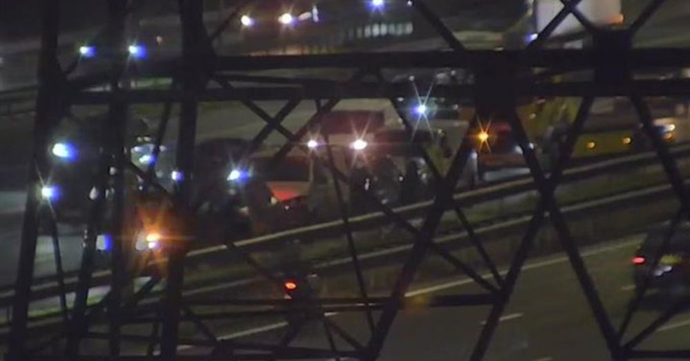 File op snelweg door twee ongelukken, weg weer vrij - Rijnmond