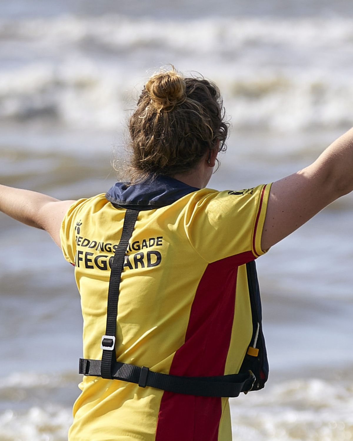 Noordzee gevaarlijk om in te zwemmen, gele vlag gehesen langs stranden ...