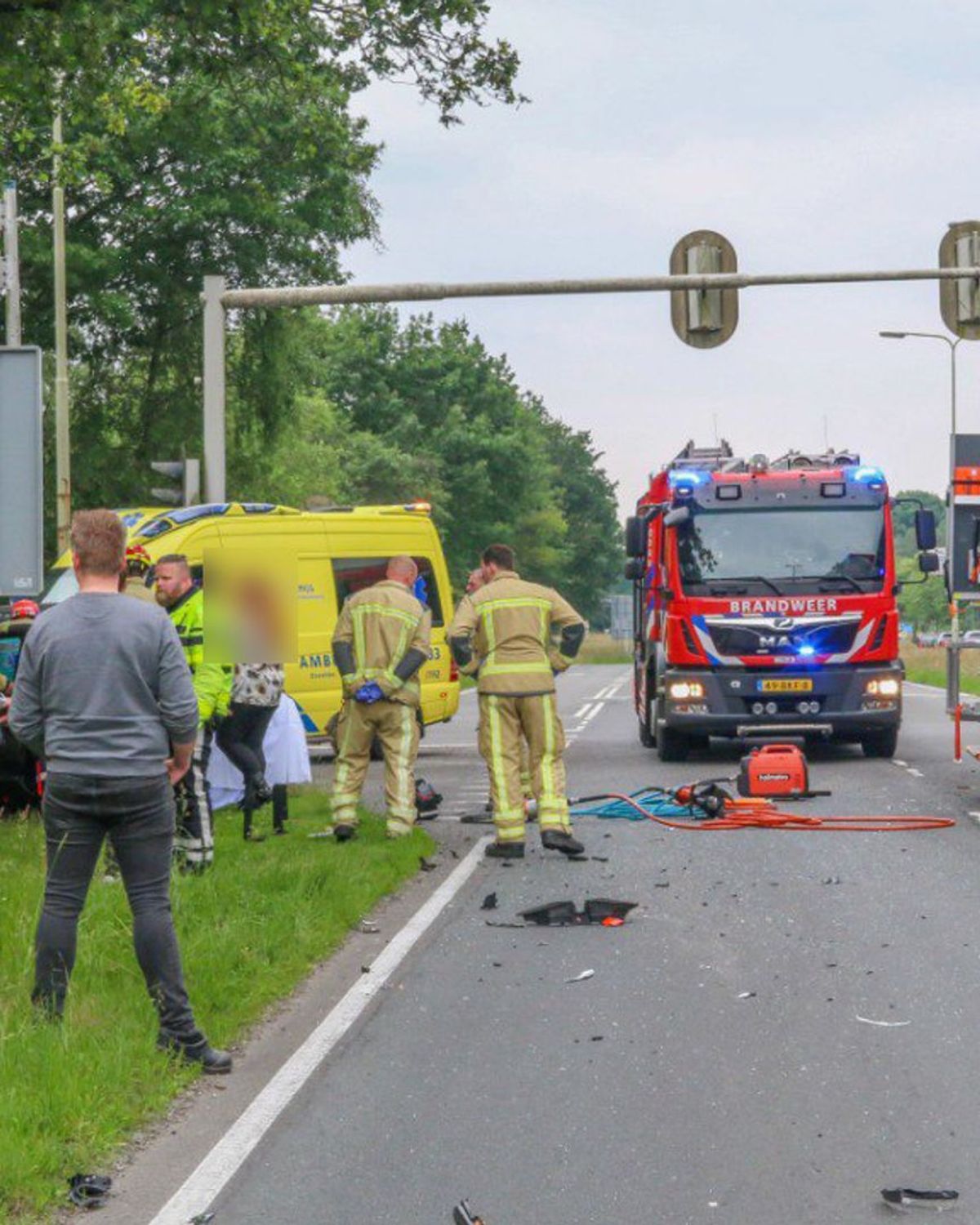 Gewonde bij ongeluk in Emmen, Rondweg deels afgesloten - RTV Drenthe