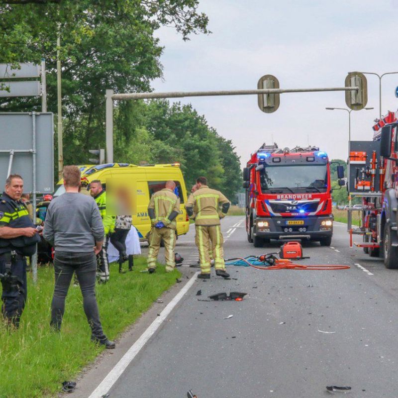 Gewonde bij ongeluk in Emmen, Rondweg deels afgesloten - RTV Drenthe