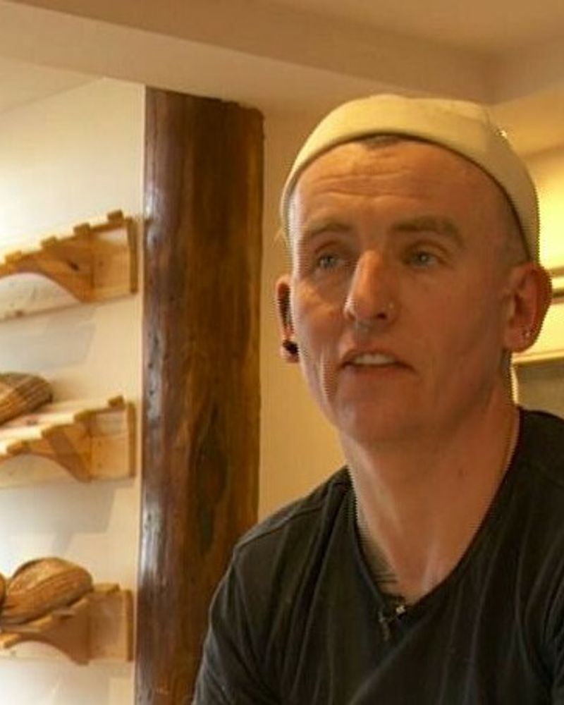 Joeke maakt brood zoals ze dat 200 jaar geleden deden: "Ik ben geen ...