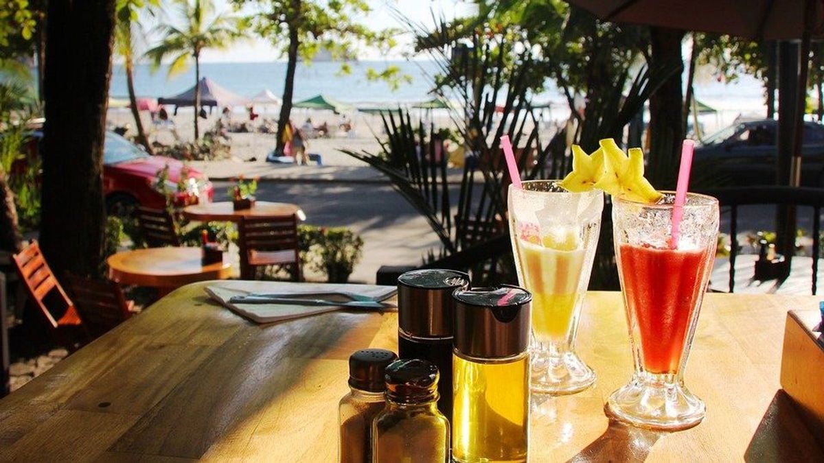 Reisbureaus hebben het razend druk: 'Vooral verre reizen worden geboekt ... Reisbureaus hebben het razend druk: 'Vooral verre reizen worden geboekt ...