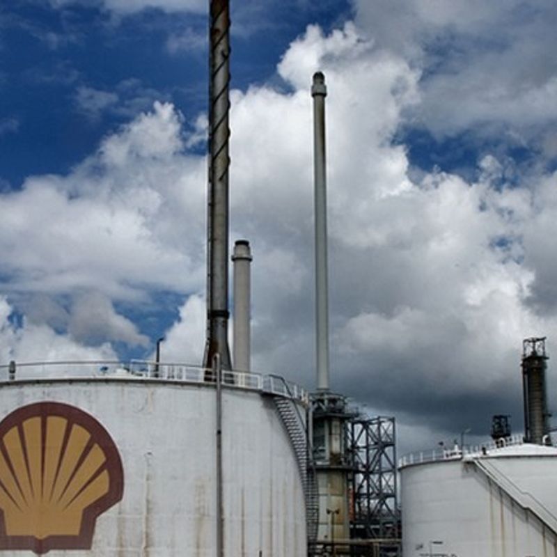 Personeel Shell Pernis wil productie deels stilleggen - Rijnmond