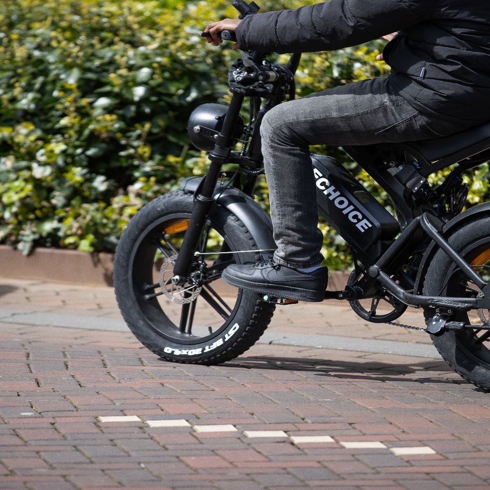 Gewonden bij aanrijding tussen scooter en fatbike in Mijdrecht - RTV ...