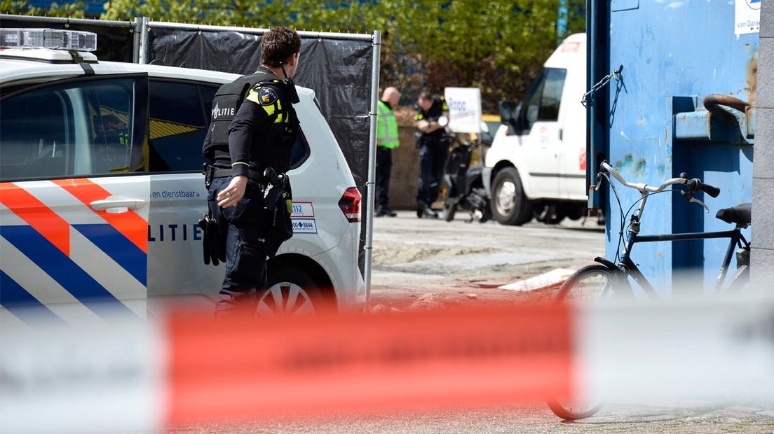 Politie krijgt zes tips over dubbele moord Zoetermeer - Omroep West Politie krijgt zes tips over dubbele moord Zoetermeer - Omroep West