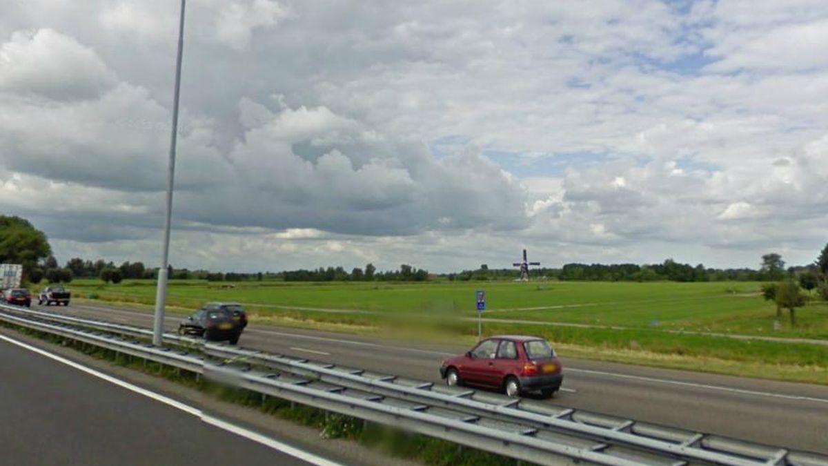 Lange file voor Gorinchem door ongeluk A27 - Rijnmond