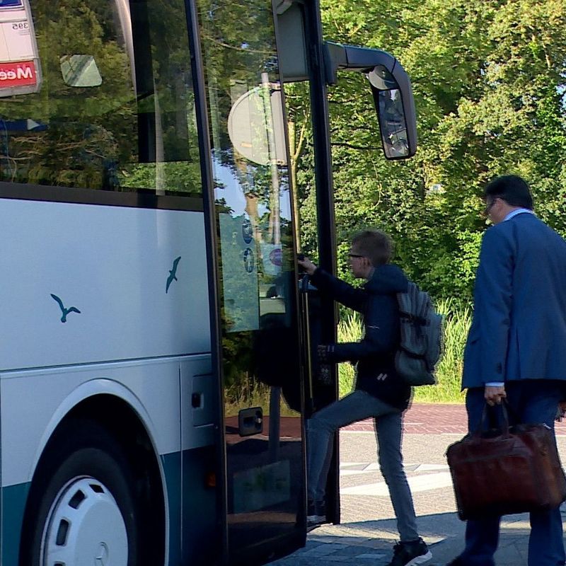 'Snelle bus tussen Zierikzee en Rotterdam moet behouden blijven ...
