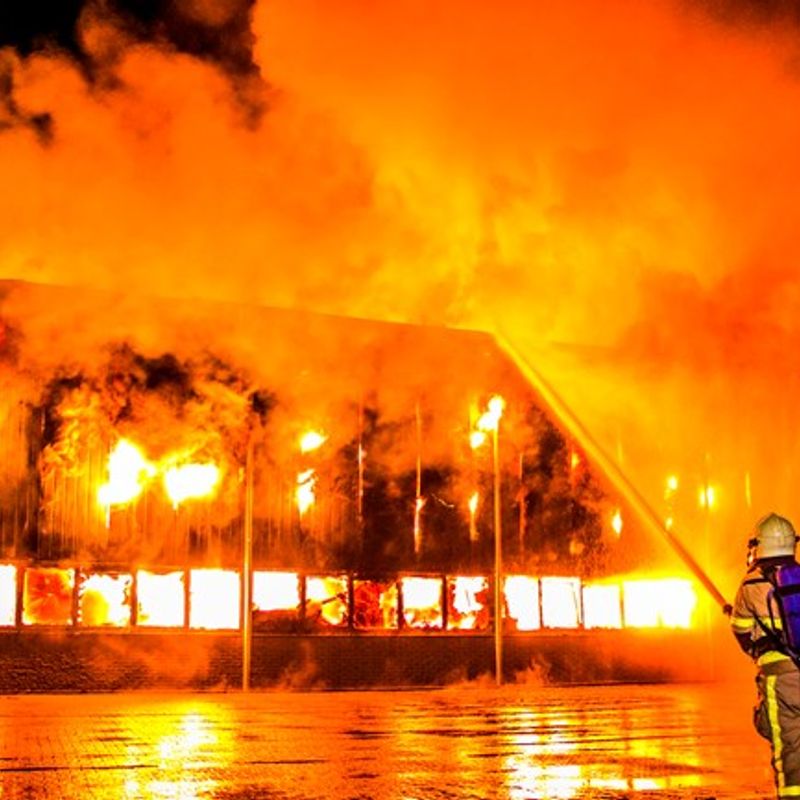 Oorzaak verwoestende brand Aalten niet te achterhalen - Omroep Gelderland