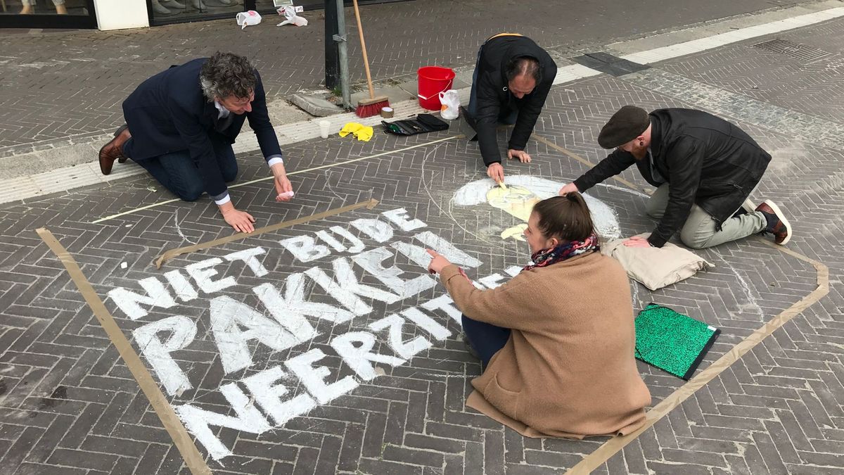 Hoogeveense ondernemers brengen warme groet in kille tijd - RTV Drenthe