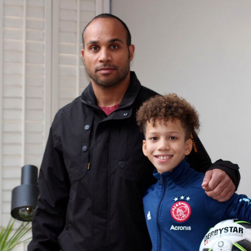 Zoon Logan (11) van topsprinter Timothy Beck speelt bij Ajax - RTV Drenthe