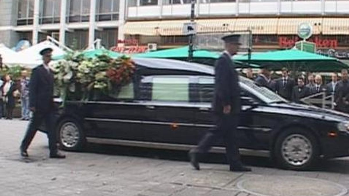 Grote belangstelling begrafenis horecaondernemer Jan Kregel - Rijnmond