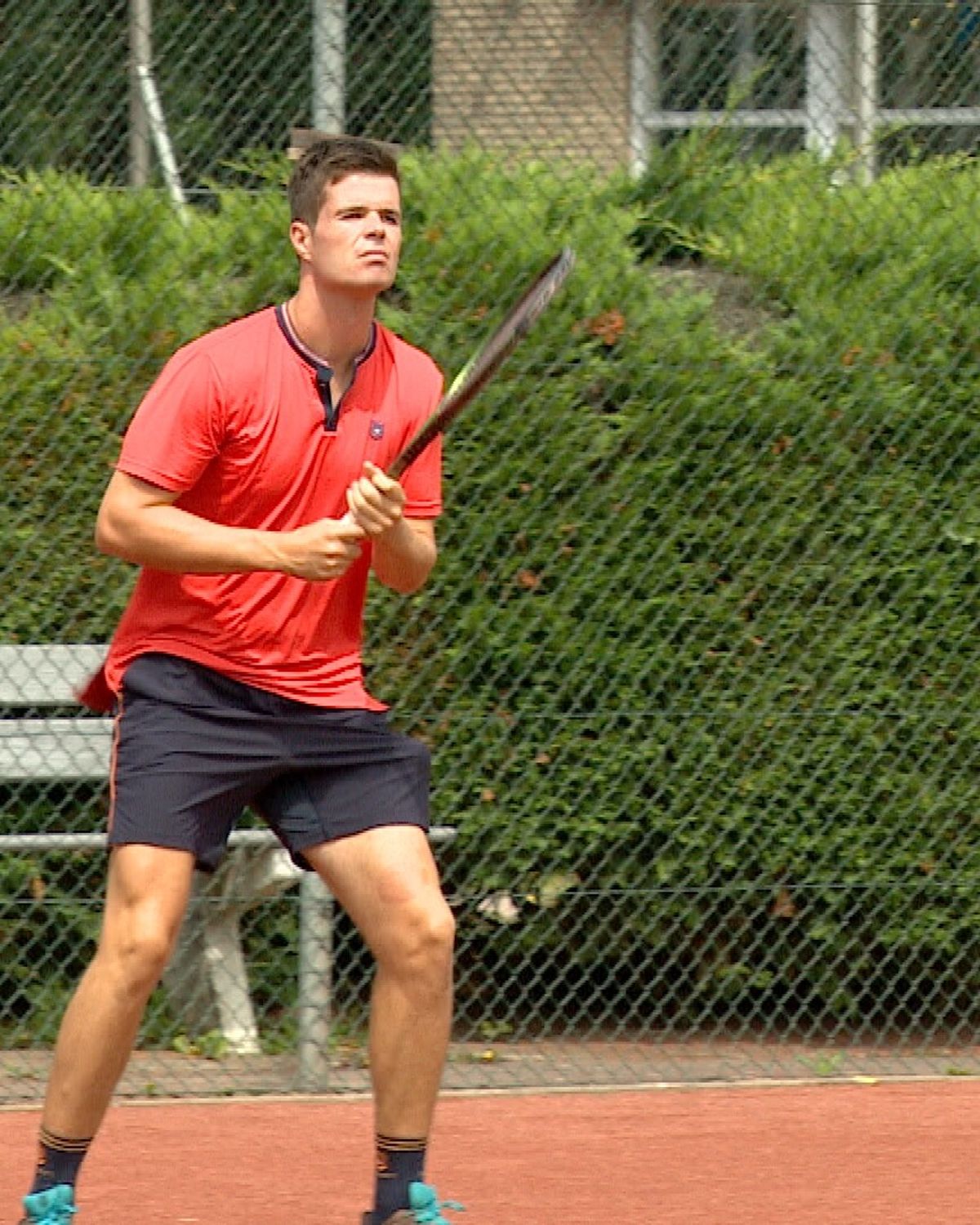 Daniel de Jonge stunt en knokt zich naar finale NK tennis - Omroep Zeeland