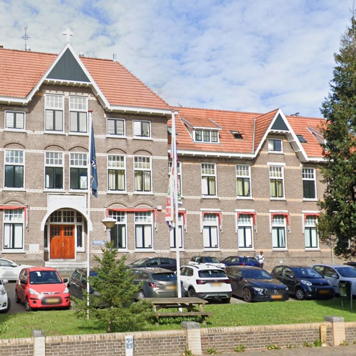 Syrisch gezin dreigt uit azc gezet te worden na weigeren woning - RTV ...