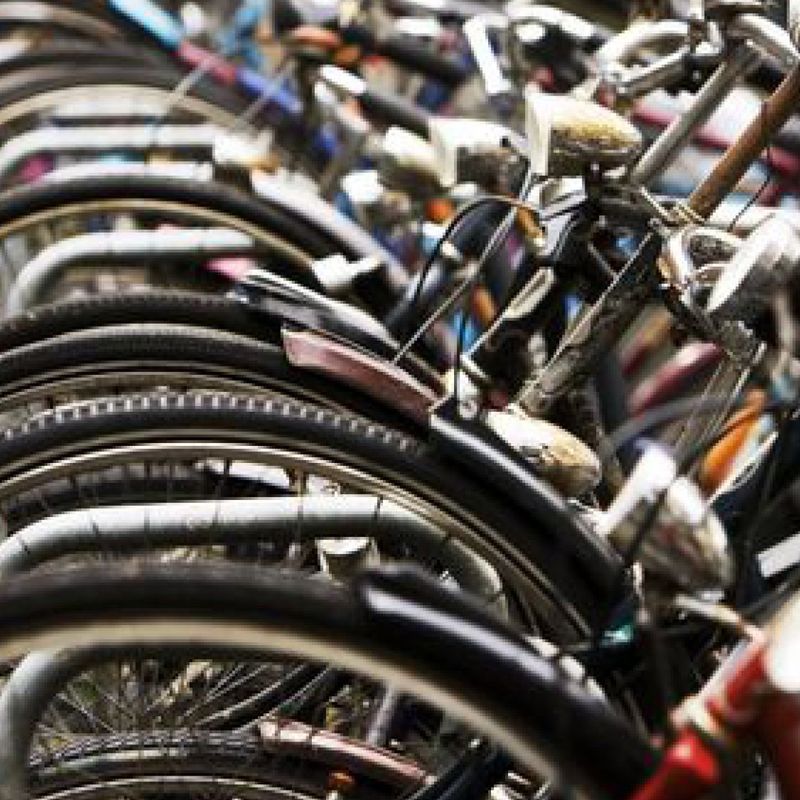 Medewerker verslaapt zich; fietsenstalling dicht - Omroep Gelderland