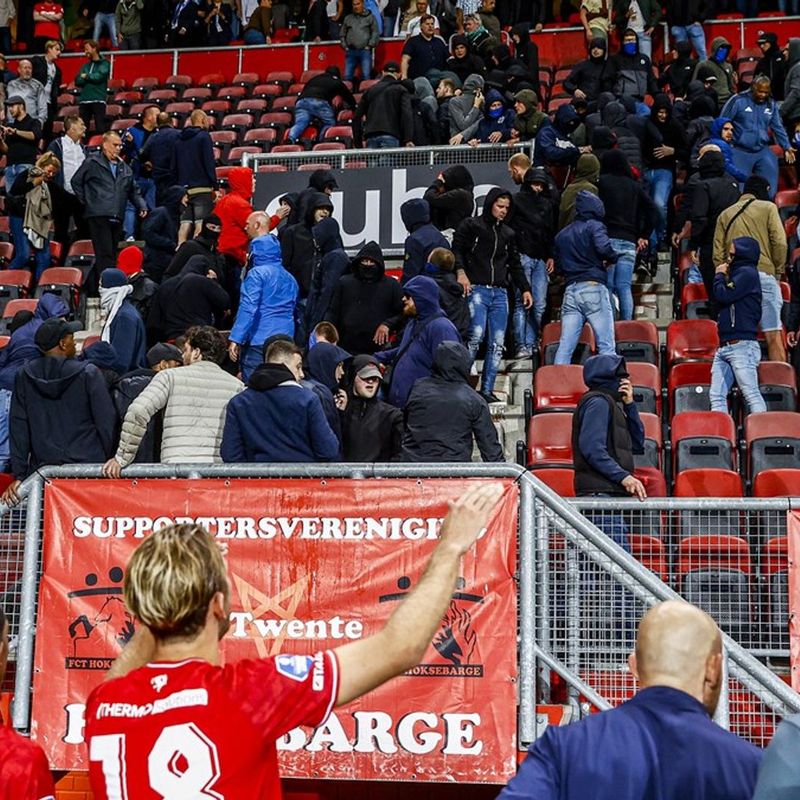 Relschopper krijgt boete van 2500 euro van gemeente na rellen rond duel FC Twente - Hammarby - Oost